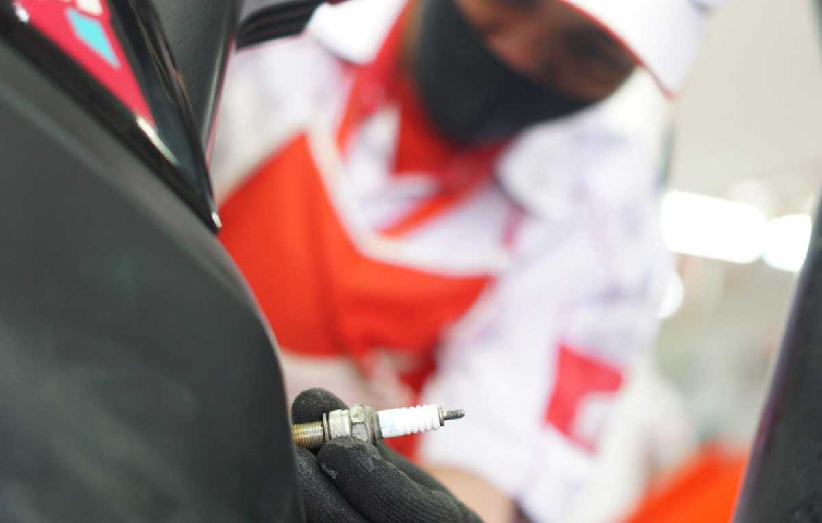 Ciri-Ciri Busi Motor Mau Mati dan Harus Segera Diganti Ciri-Ciri Busi Motor Mau Mati dan Harus Segera Diganti