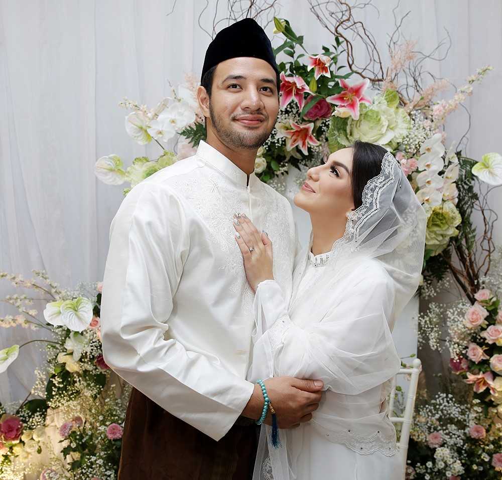 Ammar Zoni dan Irish Bella Menikah Hari Ini, Ibunda Merasa Lega Ammar Zoni dan Irish Bella Menikah Hari Ini, Ibunda Merasa Lega