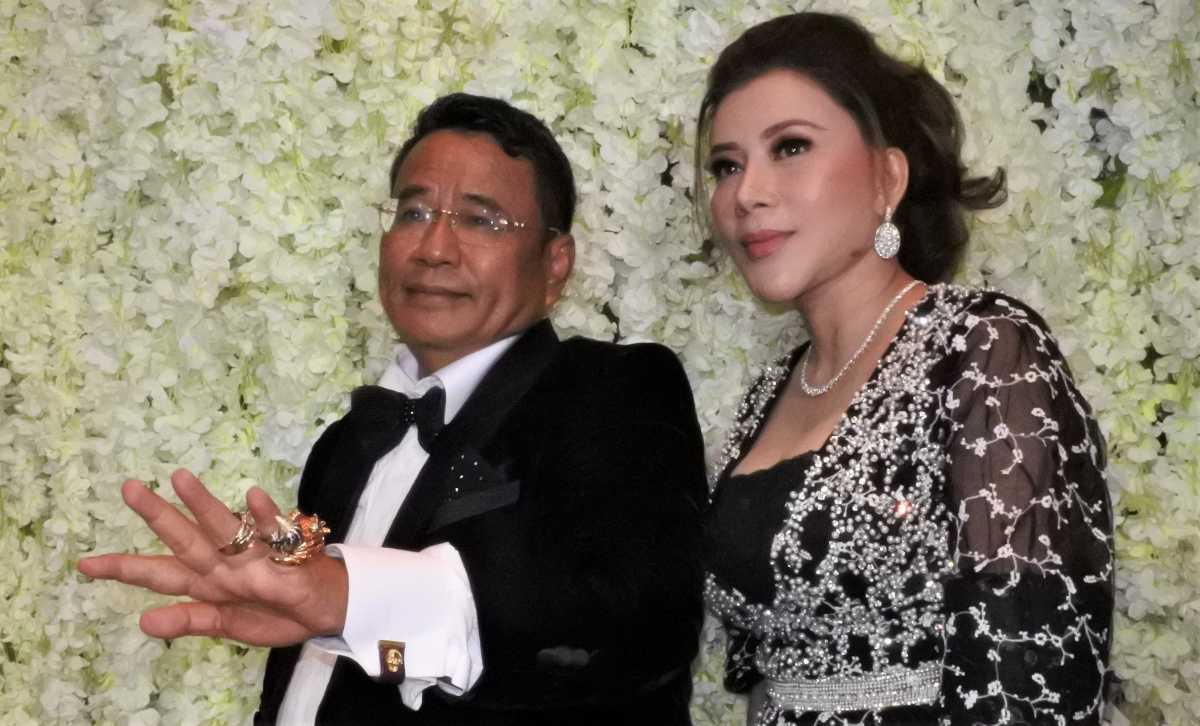 Tajir Melintir, Hotman Paris Ternyata Beri Kado Ini kepada Syahrini Tajir Melintir, Hotman Paris Ternyata Beri Kado Ini kepada Syahrini