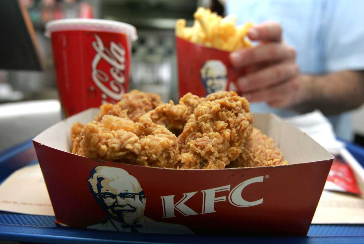 KFC Ajak Beberes Setelah Makan, Netizen Protes KFC Ajak Beberes Setelah Makan, Netizen Protes