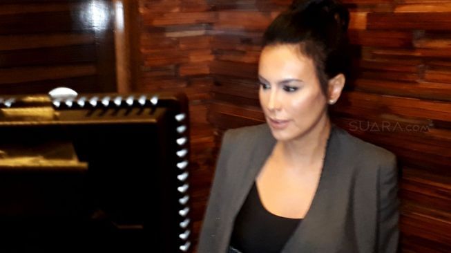 Ditanya Hubungannya dengan Ariel NOAH, Apa Komentar Sophia Latjuba? Ditanya Hubungannya dengan Ariel NOAH, Apa Komentar Sophia Latjuba?
