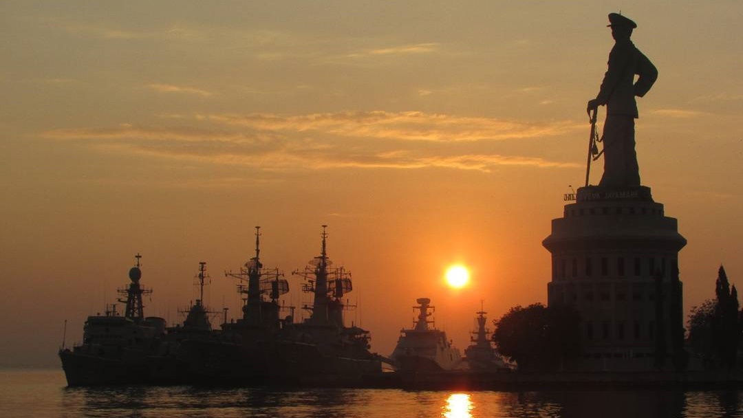 5 Objek Wisata di Surabaya bagi Penggemar Maritim 5 Objek Wisata di Surabaya bagi Penggemar Maritim